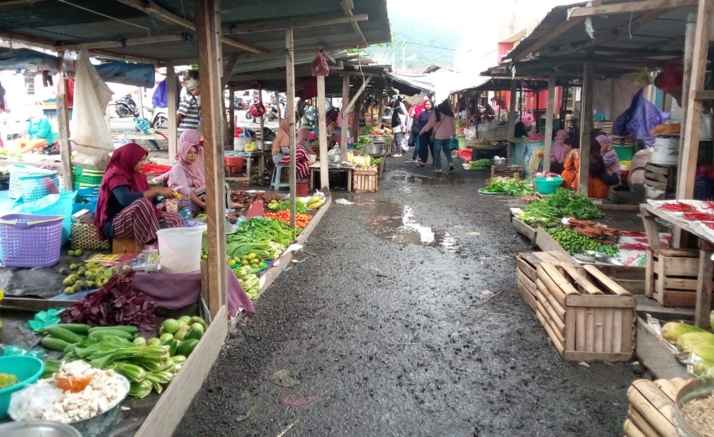 Sejumlah Warga Tidore Memilih Jualan di Pasar Kota Baru Ternate – Kalesang