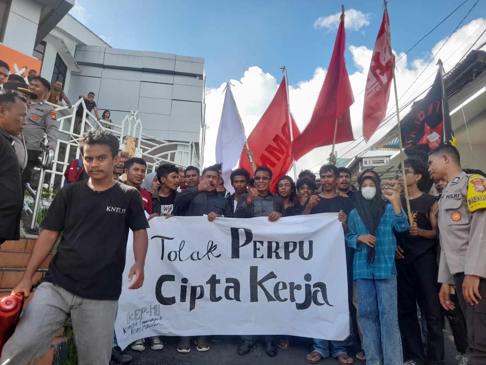 DPRD Kota Ternate Tolak UU Omnibus Law Cipta Kerja – Kalesang