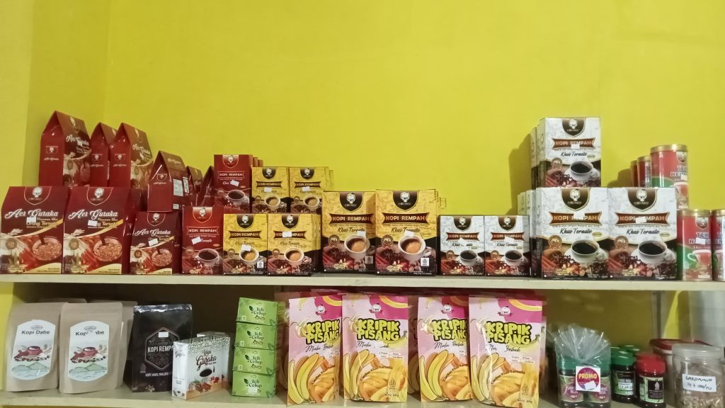 Berkah Libur Nataru, Bagea Kenari Jadi Primadona di Toko Archie Ternate ...